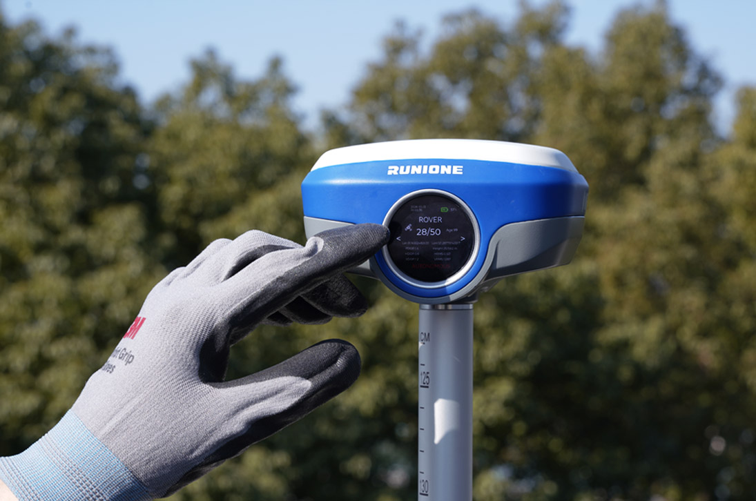 GNSS RTK Receiver RS50 | RuniOne